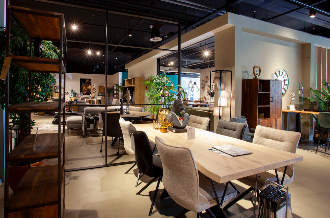 Artikel uit magazine: ‘Interring laat bij Bot Meubelen het vernieuwde ...